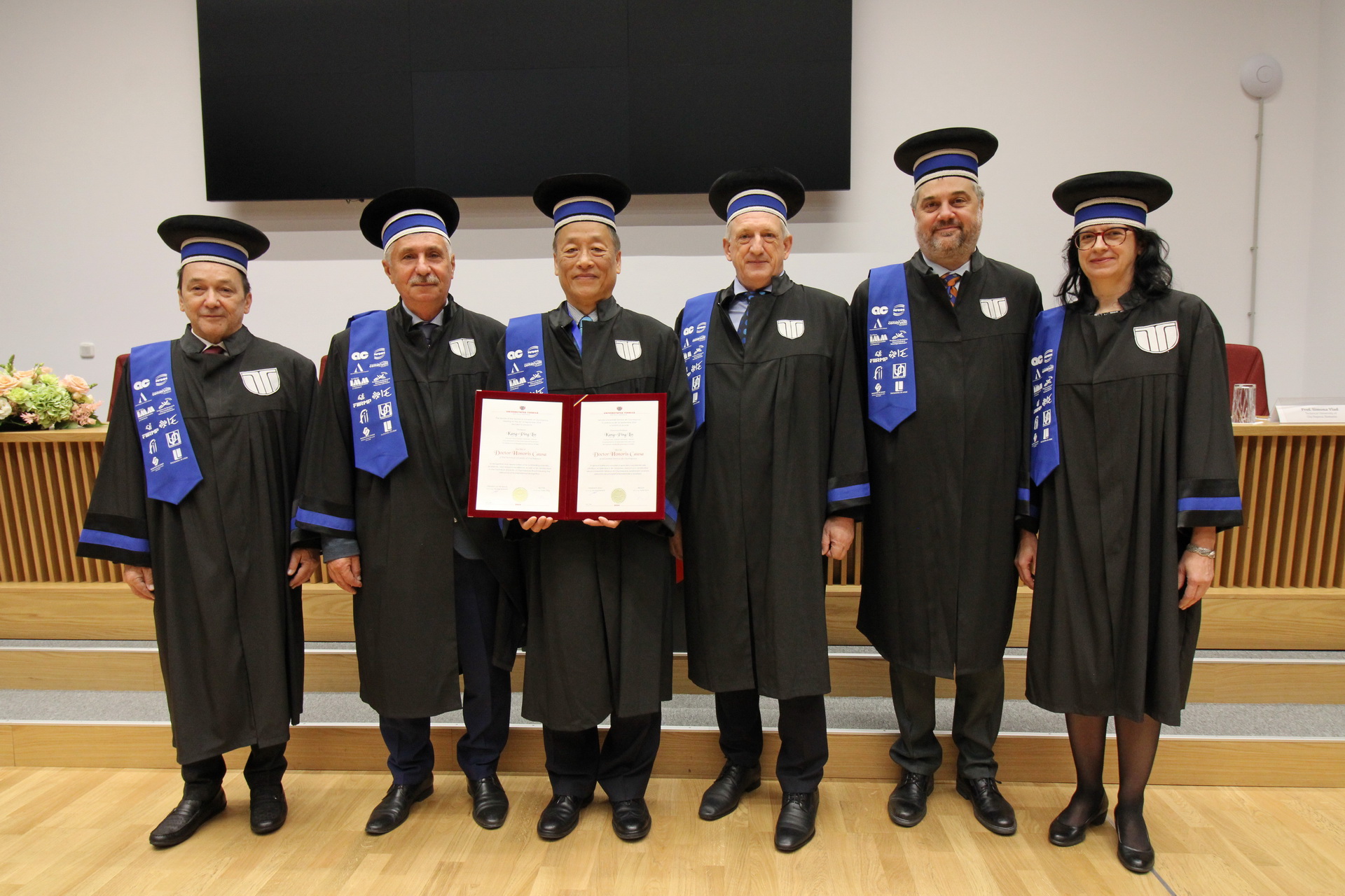 Professor Kang-Ping Lin awarded honorary doctorate. - 中原大學電機工程學系